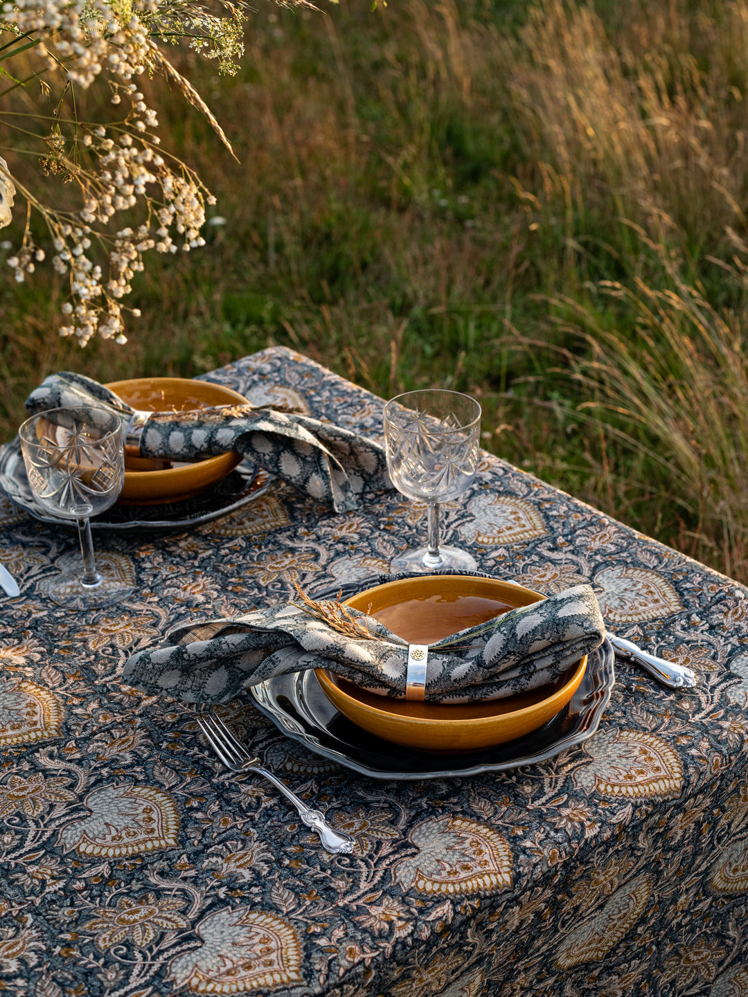 Linen tablecloth with Oriental print in Navy Blue – Chamois Shop